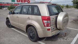Dzeltens Suzuki grand-vitara 2007 Daugavpils, ar dzinēja tilpumu 2.00 L un nobraukumu 142 tūkst. km par 3100 €, foto 5 vietnē AUTOMOTO.COM.LV