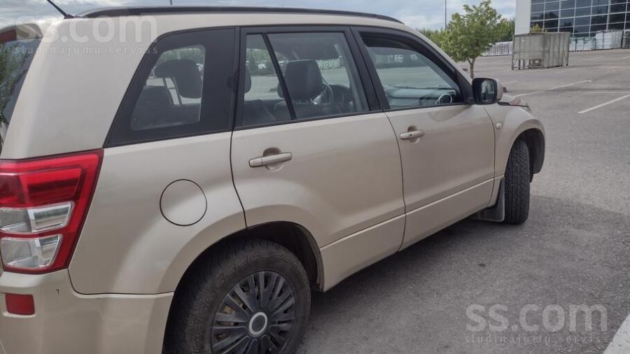 Dzeltens Suzuki grand-vitara 2007 Daugavpils, ar dzinēja tilpumu 2.00 L un nobraukumu 142 tūkst. km par 3100 €, foto 9 vietnē AUTOMOTO.COM.LV
