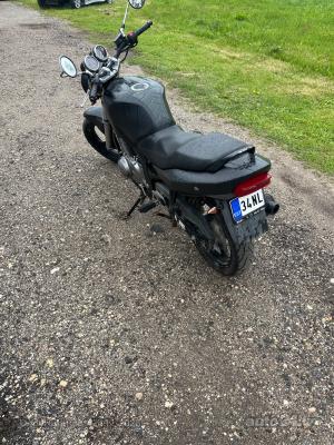 Черный Сузуки GS 500 2005 в Пярну, объемом двигателя 0.49 л и пробегом 30 тыс. км за 1450 €, фото 4 на AUTOMOTO.COM.LV