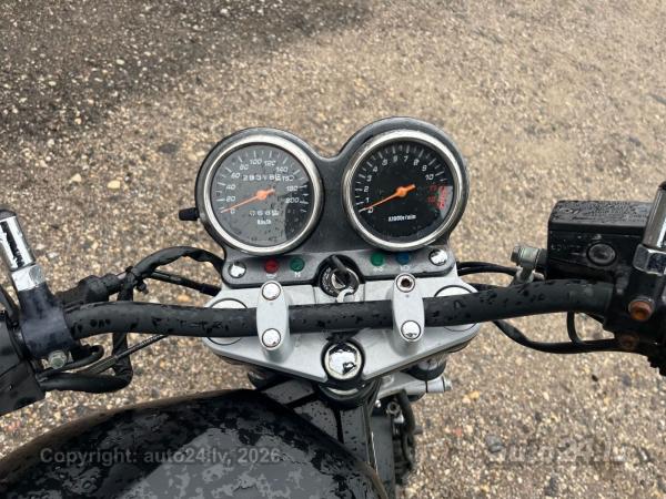 Черный Сузуки GS 500 2005 в Пярну, объемом двигателя 0.49 л и пробегом 30 тыс. км за 1450 €, фото 5 на AUTOMOTO.COM.LV