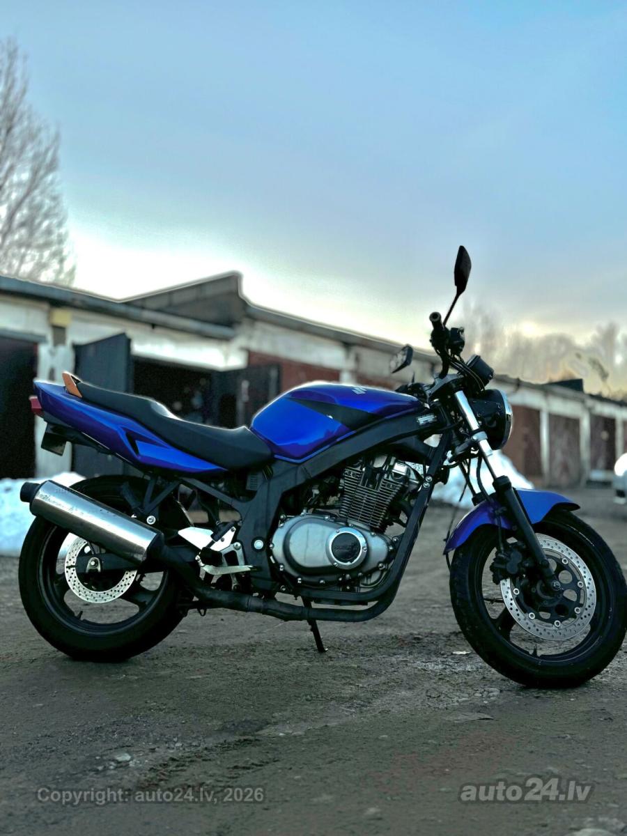 Blue Suzuki GS 500 2005 in Tallinn, with an engine capacity of 0.49 L and mileage of 14 thousand km for 1800 €, photo 2 on AUTOMOTO.COM.LV
