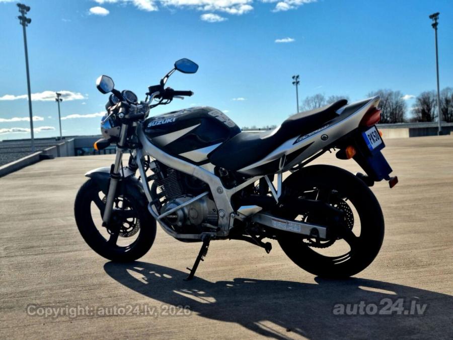 Pelēks Suzuki GS 500 2003 Tallina, ar dzinēja tilpumu 0.50 L un nobraukumu 23 tūkst. km par 1600 €, foto 8 vietnē AUTOMOTO.COM.LV
