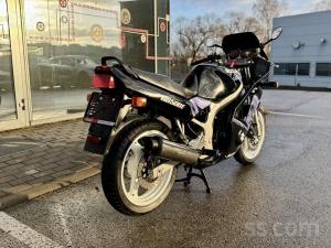 Suzuki GS 500 1994 Rīga, ar dzinēja tilpumu 0.50 L un nobraukumu 0 tūkst. km par 1299 €, foto 4 vietnē AUTOMOTO.COM.LV