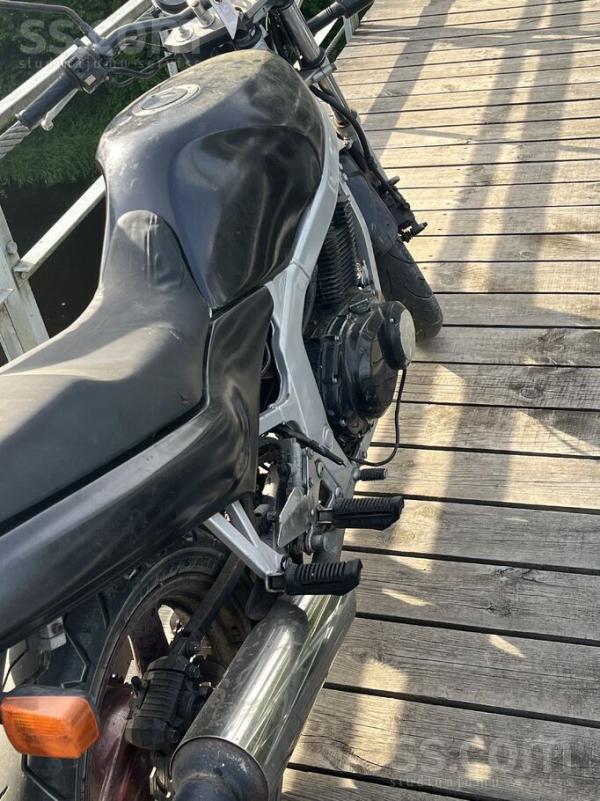 Suzuki GS 500 1995 in Limbazi, with an engine capacity of 0.49 L and mileage of 0 thousand km for 1430 €, photo 3 on AUTOMOTO.COM.LV