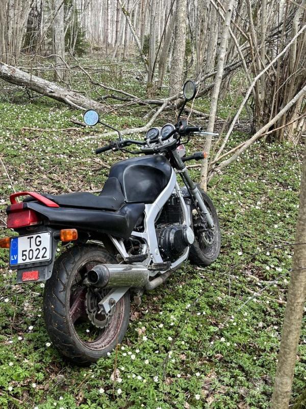 Suzuki GS 500 1995 in Limbazi, with an engine capacity of 0.49 L and mileage of 0 thousand km for 1430 €, photo 6 on AUTOMOTO.COM.LV