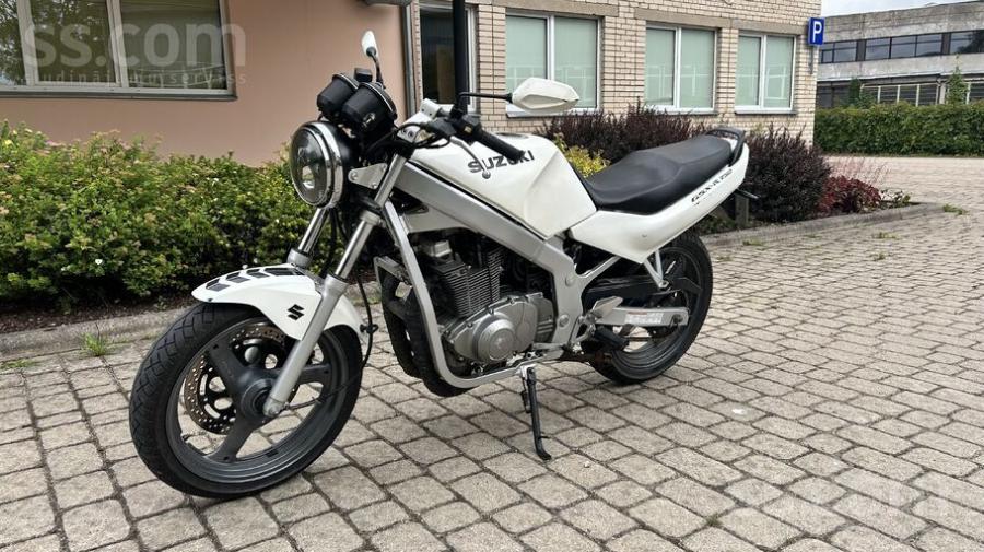 Suzuki GS 500 1999 in Tukums, with an engine capacity of 0.50 L and mileage of 0 thousand km for 1150 €, photo 1 on AUTOMOTO.COM.LV