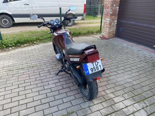 Сузуки GS 500 2001 в Салдус на AUTOMOTO.COM.LV Сузуки GS 500 2001 в Салдус, объемом двигателя 0.50 л и пробегом 0 тыс. км за 1000 €, фото 3 на AUTOMOTO.COM.LV