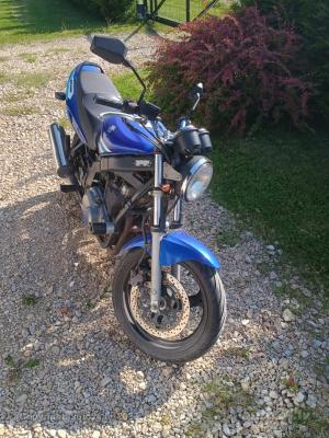 Suzuki GS 500 2005 Tartu, ar dzinēja tilpumu 0.49 L un nobraukumu 25 tūkst. km par 1300 €, foto  vietnē AUTOMOTO.COM.LV