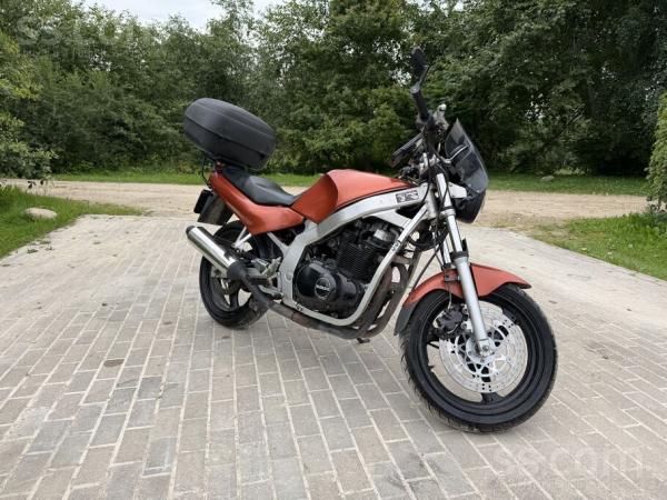 Suzuki GS 500E 1993 in Riga, with an engine capacity of 0.50 L and mileage of 0 thousand km for 1400 €, photo 4 on AUTOMOTO.COM.LV