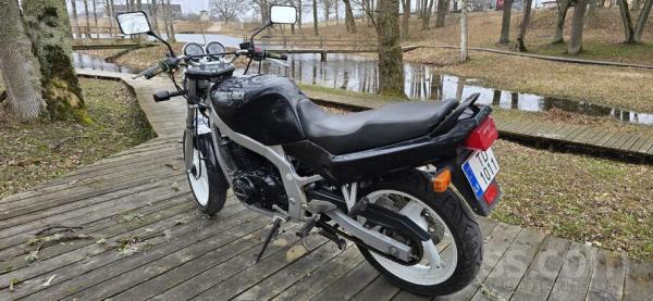 Сузуки GS 500E 1995 в Валка, объемом двигателя 0.50 л и пробегом 0 тыс. км за 1050 €, фото 2 на AUTOMOTO.COM.LV
