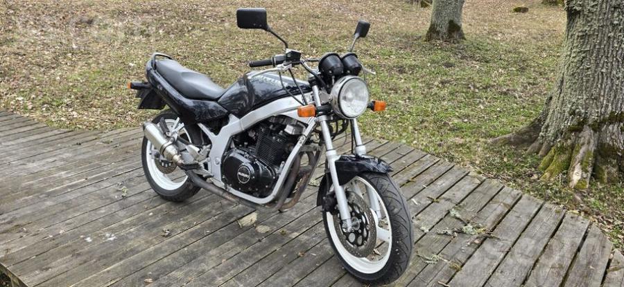 Сузуки GS 500E 1995 в Валка, объемом двигателя 0.50 л и пробегом 0 тыс. км за 1050 €, фото 6 на AUTOMOTO.COM.LV