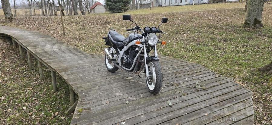 Suzuki GS 500E 1995 in Valka, with an engine capacity of 0.50 L and mileage of 0 thousand km for 1050 €, photo 5 on AUTOMOTO.COM.LV