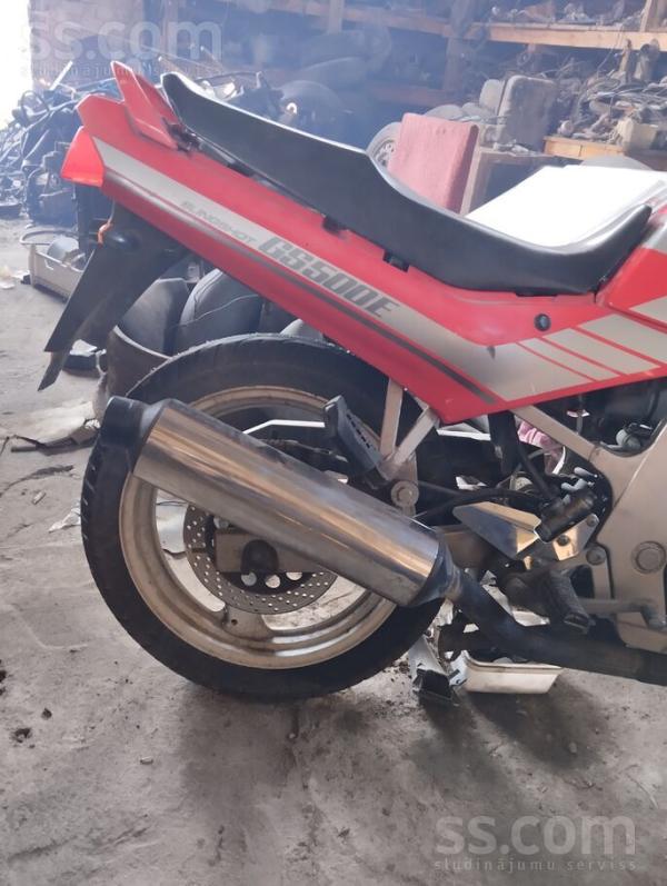 Сузуки GS 500E 1997 в Даугавпилс, объемом двигателя 0.49 л и пробегом 0 тыс. км за 750 €, фото 3 на AUTOMOTO.COM.LV