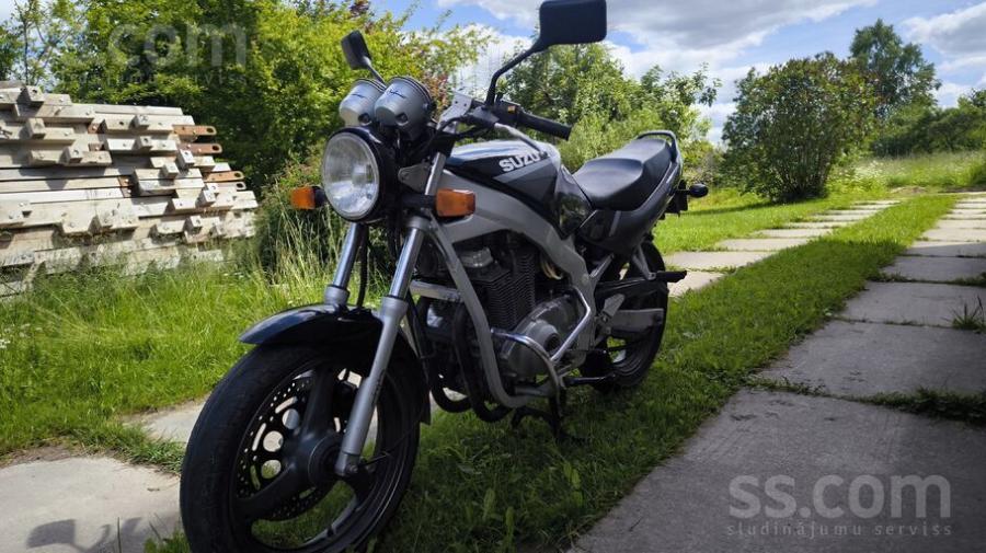 Suzuki GS 500E 1998 in Limbazi, with an engine capacity of 0.50 L and mileage of 0 thousand km for 1200 €, photo 4 on AUTOMOTO.COM.LV
