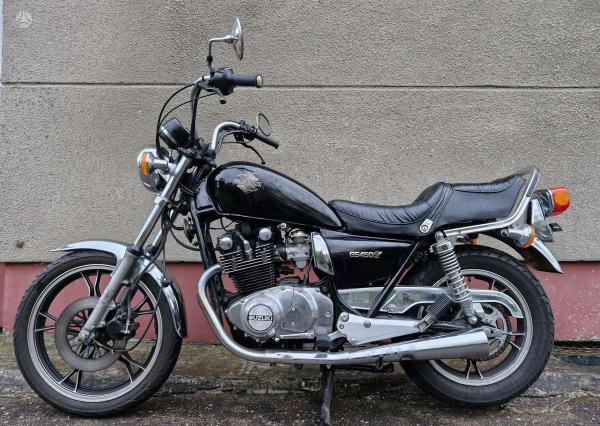Melns Suzuki GS 1987 Kauņa, ar dzinēja tilpumu 0.45 L un nobraukumu 15 tūkst. km par 1350 €, foto 1 vietnē AUTOMOTO.COM.LV