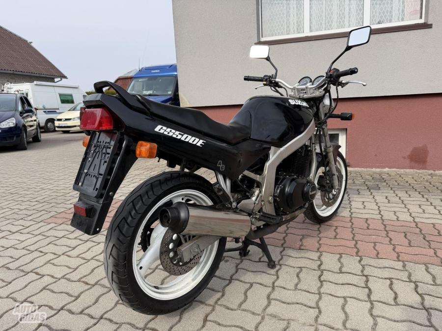 Black Suzuki GS 1993 in Kelme, with an engine capacity of 0.50 L and mileage of 21 thousand km for 1090 €, photo 3 on AUTOMOTO.COM.LV