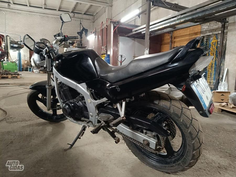 Melns Suzuki GS 1996 Klaipėda, ar dzinēja tilpumu 0.50 L un nobraukumu 60 tūkst. km par 1100 €, foto 3 vietnē AUTOMOTO.COM.LV