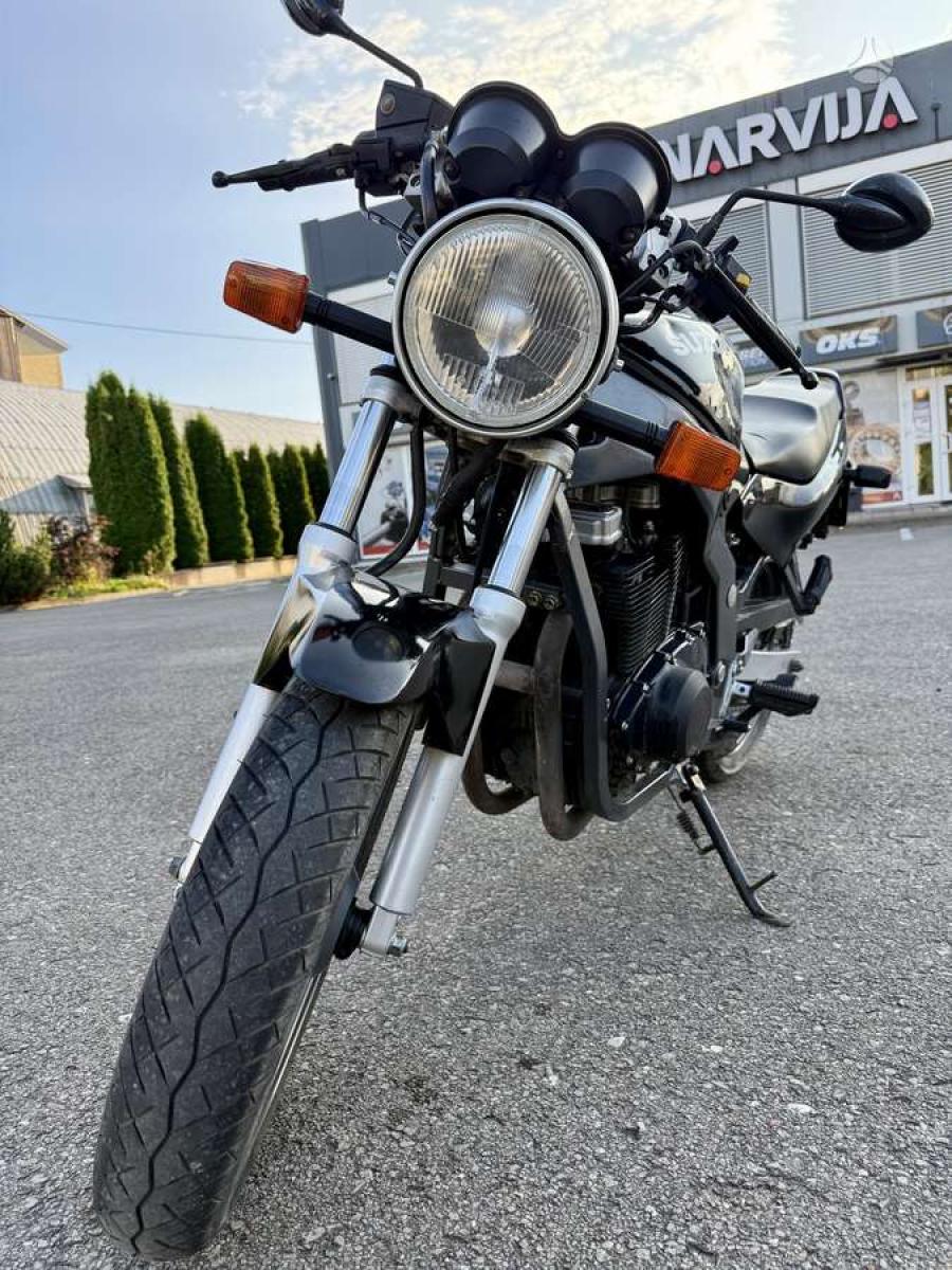 Melns Suzuki GS 1996 Alīta, ar dzinēja tilpumu 0.49 L un nobraukumu 18 tūkst. km par 980 €, foto 3 vietnē AUTOMOTO.COM.LV