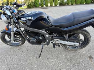 Melns Suzuki GS 1996 Alīta, ar dzinēja tilpumu 0.49 L un nobraukumu 18 tūkst. km par 980 €, foto 5 vietnē AUTOMOTO.COM.LV