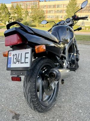 Melns Suzuki GS 1996 Alīta, ar dzinēja tilpumu 0.49 L un nobraukumu 18 tūkst. km par 980 €, foto 8 vietnē AUTOMOTO.COM.LV