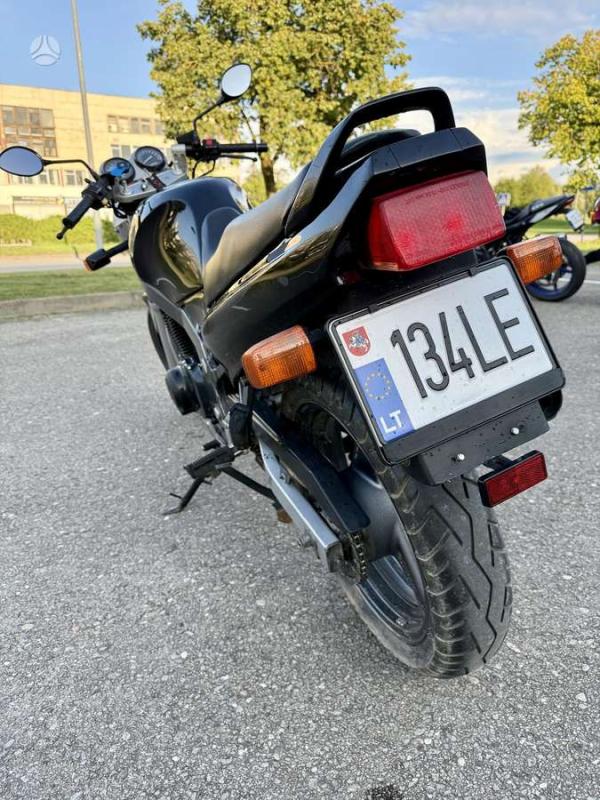 Melns Suzuki GS 1996 Alīta, ar dzinēja tilpumu 0.49 L un nobraukumu 18 tūkst. km par 980 €, foto 11 vietnē AUTOMOTO.COM.LV