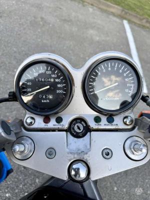 Melns Suzuki GS 1996 Alīta, ar dzinēja tilpumu 0.49 L un nobraukumu 18 tūkst. km par 980 €, foto 14 vietnē AUTOMOTO.COM.LV