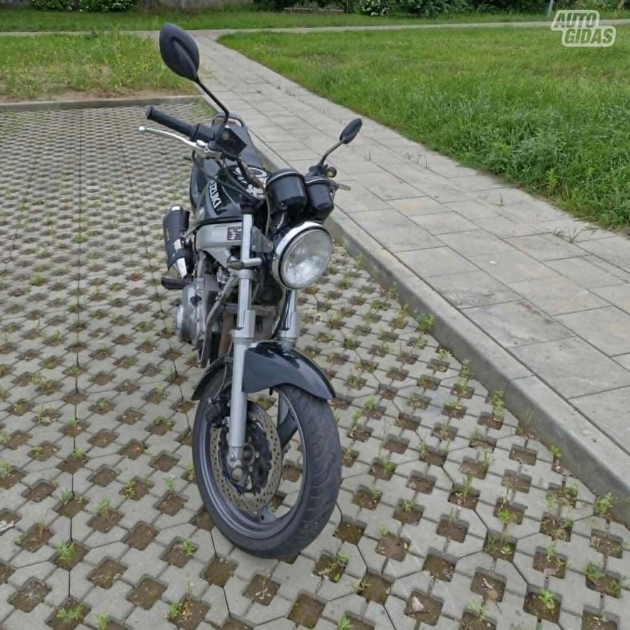 Black Suzuki GS 1998 in Vilnius, with an engine capacity of 0.50 L and mileage of 412 thousand km for 1000 €, photo 4 on AUTOMOTO.COM.LV