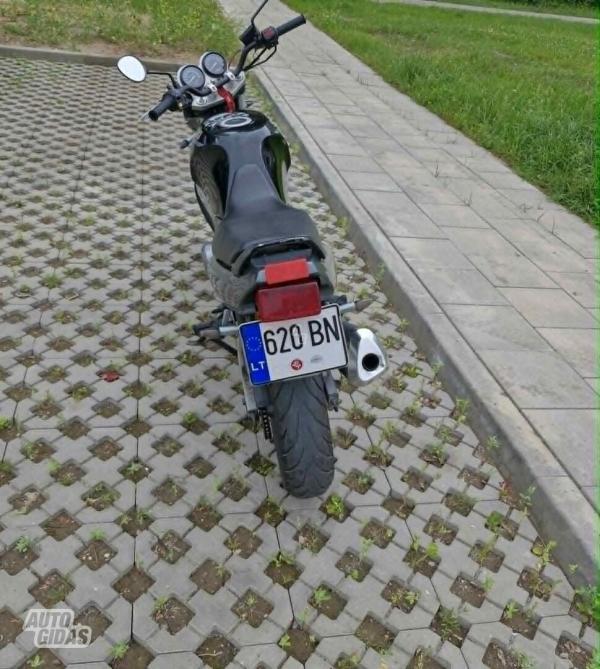 Melns Suzuki GS 1998 Viļņa, ar dzinēja tilpumu 0.50 L un nobraukumu 412 tūkst. km par 1000 €, foto 4 vietnē AUTOMOTO.COM.LV