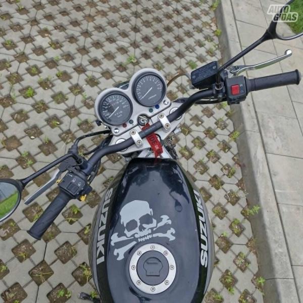 Melns Suzuki GS 1998 Viļņa, ar dzinēja tilpumu 0.50 L un nobraukumu 412 tūkst. km par 1000 €, foto 5 vietnē AUTOMOTO.COM.LV