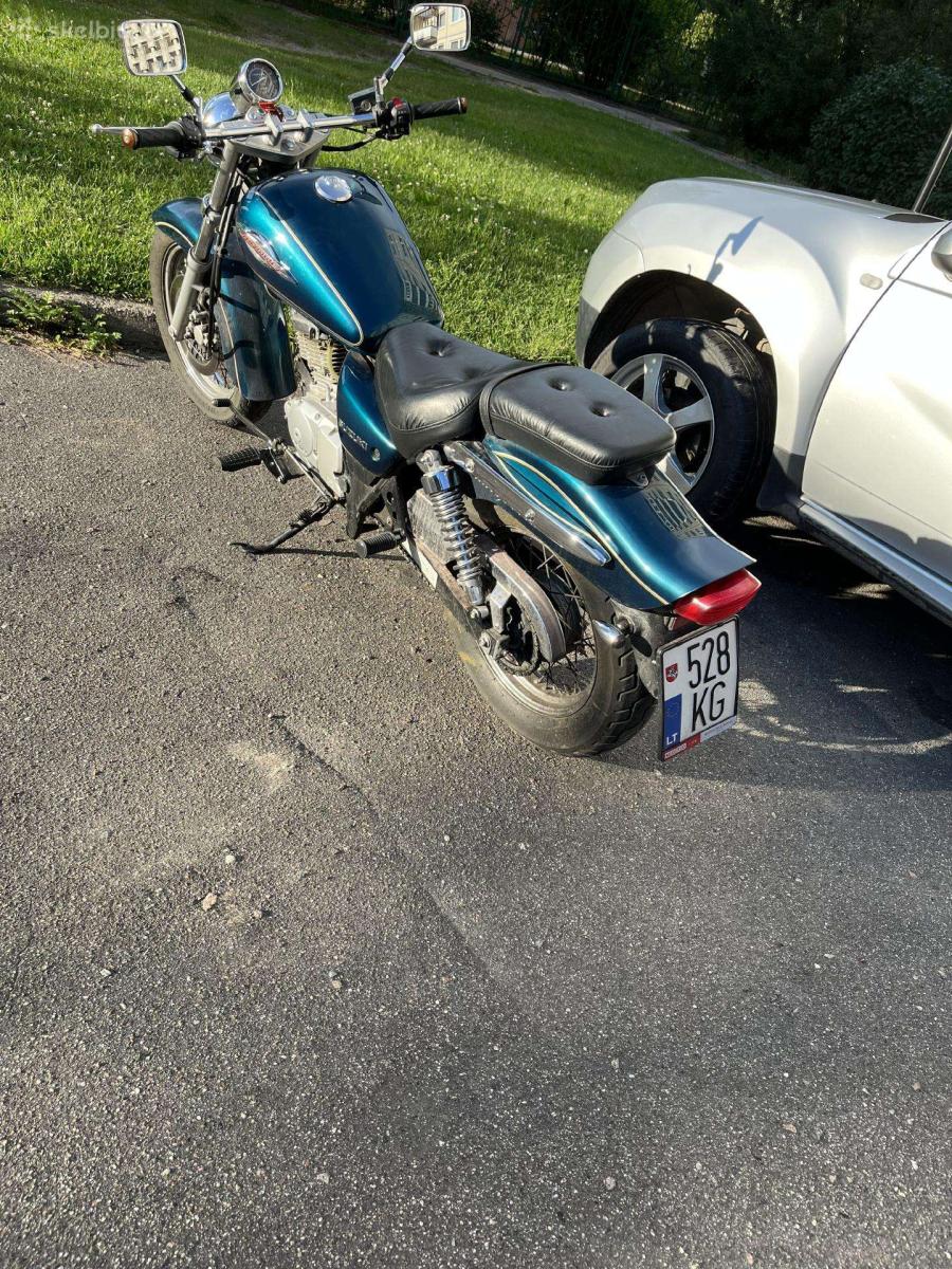 Zils Suzuki GS 1998 Viļņa, ar dzinēja tilpumu 0.13 L un nobraukumu 13 tūkst. km par 1600 €, foto 4 vietnē AUTOMOTO.COM.LV