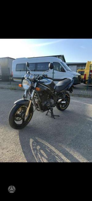Blue Suzuki GS 2002 in Alytus, with an engine capacity of 0.50 L and mileage of 29 thousand km for 900 €, photo  on AUTOMOTO.COM.LV