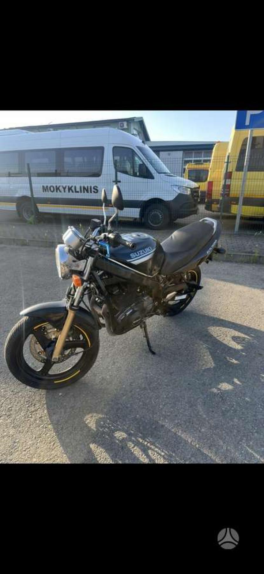 Blue Suzuki GS 2002 in Alytus, with an engine capacity of 0.50 L and mileage of 29 thousand km for 900 €, photo 5 on AUTOMOTO.COM.LV