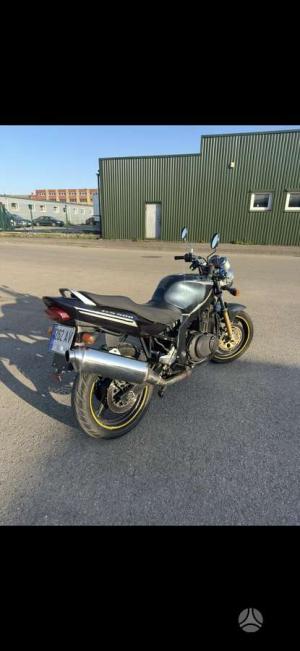 Blue Suzuki GS 2002 in Alytus, with an engine capacity of 0.50 L and mileage of 29 thousand km for 900 €, photo 7 on AUTOMOTO.COM.LV