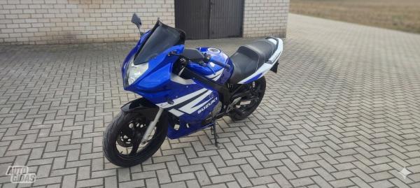 Blue Suzuki GS 2004 in Siauliai, with an engine capacity of 0.50 L and mileage of 34 thousand km for 1650 €, photo 5 on AUTOMOTO.COM.LV