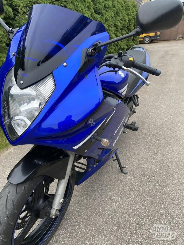 Blue Suzuki GS 2005 in Siauliai, with an engine capacity of 0.50 L and mileage of 268 thousand km for 1550 €, photo 1 on AUTOMOTO.COM.LV