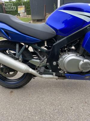 Blue Suzuki GS 2005 in Siauliai, with an engine capacity of 0.50 L and mileage of 268 thousand km for 1550 €, photo 4 on AUTOMOTO.COM.LV
