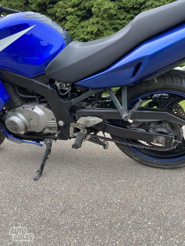 Blue Suzuki GS 2005 in Siauliai, with an engine capacity of 0.50 L and mileage of 268 thousand km for 1550 €, photo 7 on AUTOMOTO.COM.LV