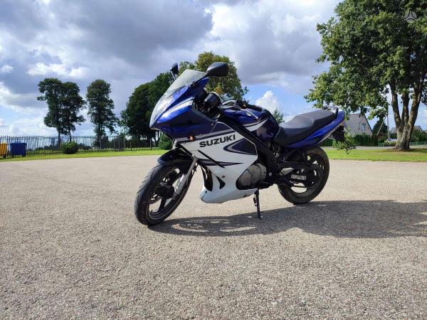 Zils Suzuki GS 2006 Vilkaviškis, ar dzinēja tilpumu 0.49 L un nobraukumu 36 tūkst. km par 1700 €, foto 2 vietnē AUTOMOTO.COM.LV