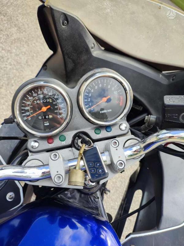 Zils Suzuki GS 2006 Vilkaviškis, ar dzinēja tilpumu 0.49 L un nobraukumu 36 tūkst. km par 1700 €, foto 3 vietnē AUTOMOTO.COM.LV