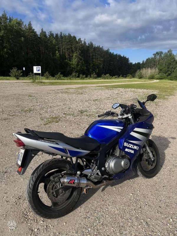 Suzuki GS 2004 Viļņa, ar dzinēja tilpumu 0.49 L un nobraukumu 37 tūkst. km par 1600 €, foto 3 vietnē AUTOMOTO.COM.LV