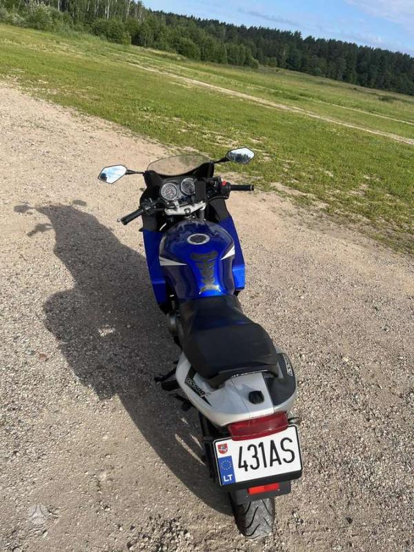 Suzuki GS 2004 in Vilnius, with an engine capacity of 0.49 L and mileage of 37 thousand km for 1600 €, photo 4 on AUTOMOTO.COM.LV
