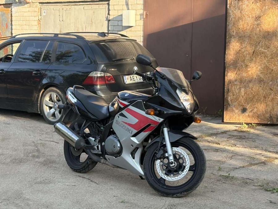 Suzuki GS 2006 Šauļi, ar dzinēja tilpumu 0.49 L un nobraukumu 57 tūkst. km par 800 €, foto 4 vietnē AUTOMOTO.COM.LV