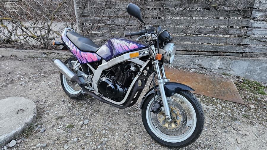 Violet Suzuki GS 1992 in Kaunas, with an engine capacity of 0.50 L and mileage of 41 thousand km for 600 €, photo 1 on AUTOMOTO.COM.LV
