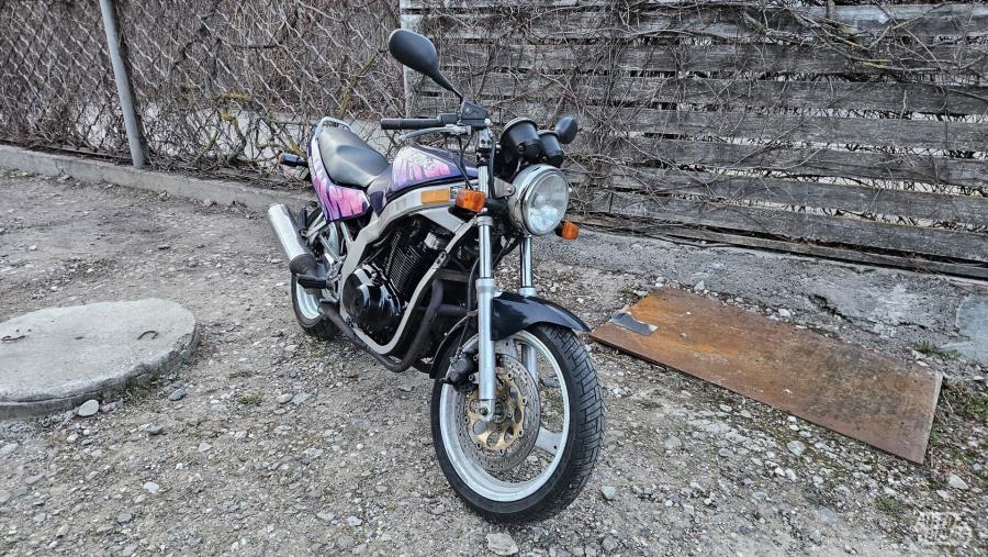 Violet Suzuki GS 1992 in Kaunas, with an engine capacity of 0.50 L and mileage of 41 thousand km for 600 €, photo 3 on AUTOMOTO.COM.LV