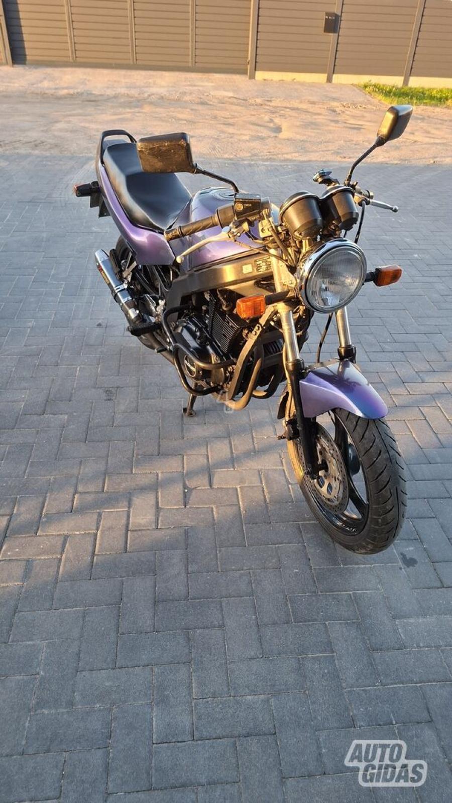 Violets Suzuki GS 1993 Plungė, ar dzinēja tilpumu 0.49 L un nobraukumu 18 tūkst. km par 900 €, foto 1 vietnē AUTOMOTO.COM.LV