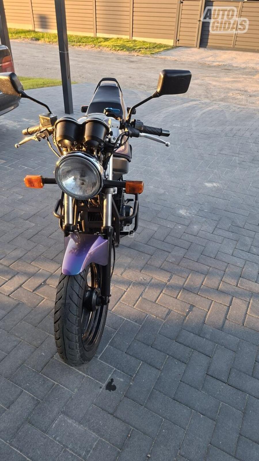 Violets Suzuki GS 1993 Plungė, ar dzinēja tilpumu 0.49 L un nobraukumu 18 tūkst. km par 900 €, foto 4 vietnē AUTOMOTO.COM.LV