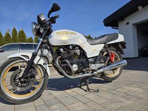 White Suzuki GS 1984 in Kaunas, with an engine capacity of 0.45 L and mileage of 50 thousand km for 950 €, photo 5 on AUTOMOTO.COM.LV