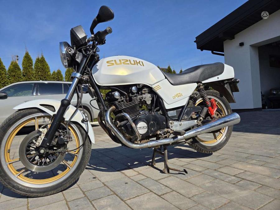 White Suzuki GS 1984 in Kaunas, with an engine capacity of 0.45 L and mileage of 50 thousand km for 950 €, photo 5 on AUTOMOTO.COM.LV