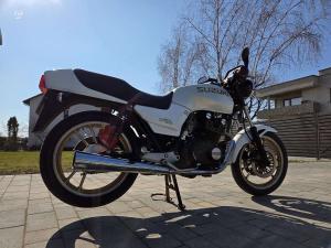 White Suzuki GS 1984 in Kaunas, with an engine capacity of 0.45 L and mileage of 50 thousand km for 950 €, photo 7 on AUTOMOTO.COM.LV