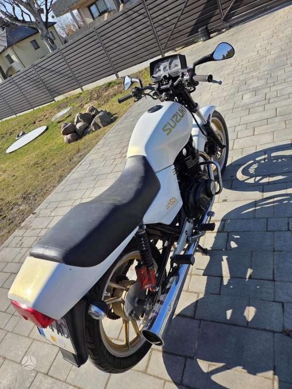 Balts Suzuki GS 1984 Kauņa, ar dzinēja tilpumu 0.45 L un nobraukumu 50 tūkst. km par 950 €, foto 8 vietnē AUTOMOTO.COM.LV